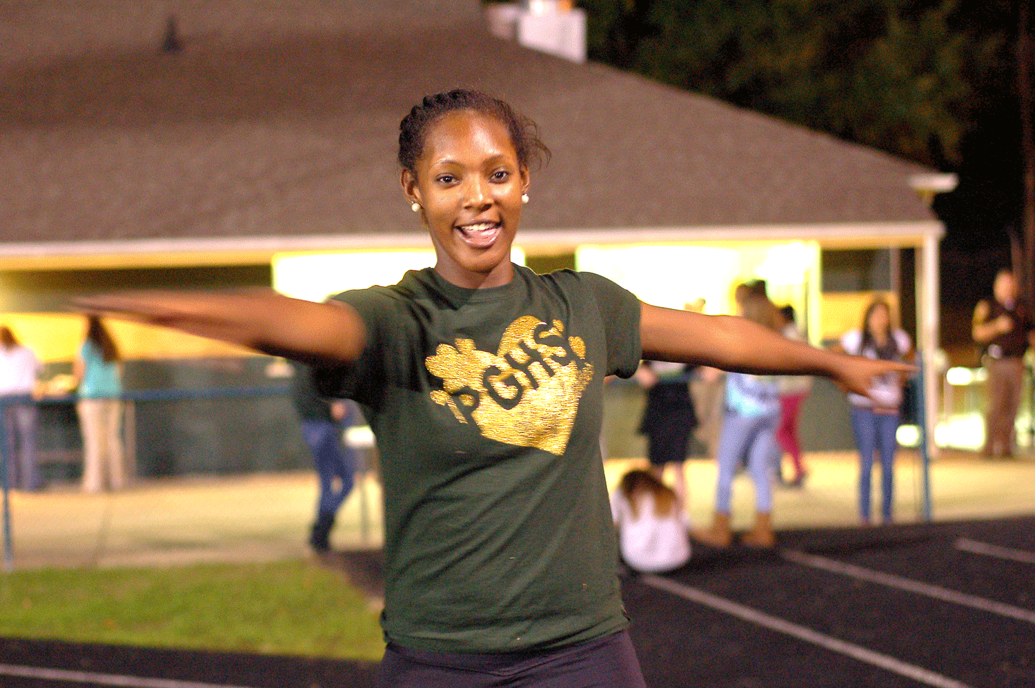 Senior Royalettes Lead Group With Experience – trnwired